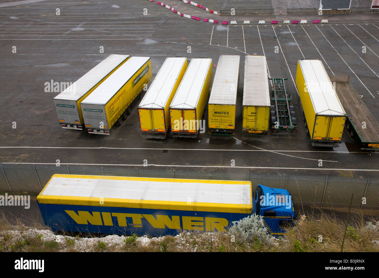 Lorry park britain hi-res stock photography and images - Alamy
