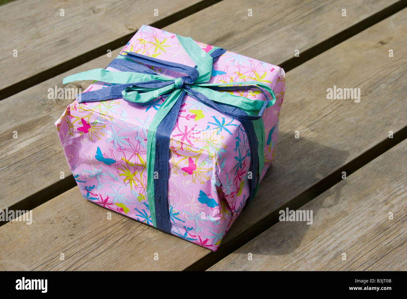 gift, present, pack, package, wrap paper, wrapping, surprise, bow Stock ...