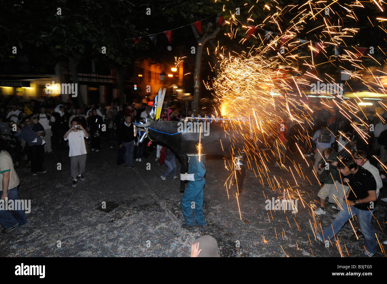 Toro de fuego hi-res stock photography and images - Alamy