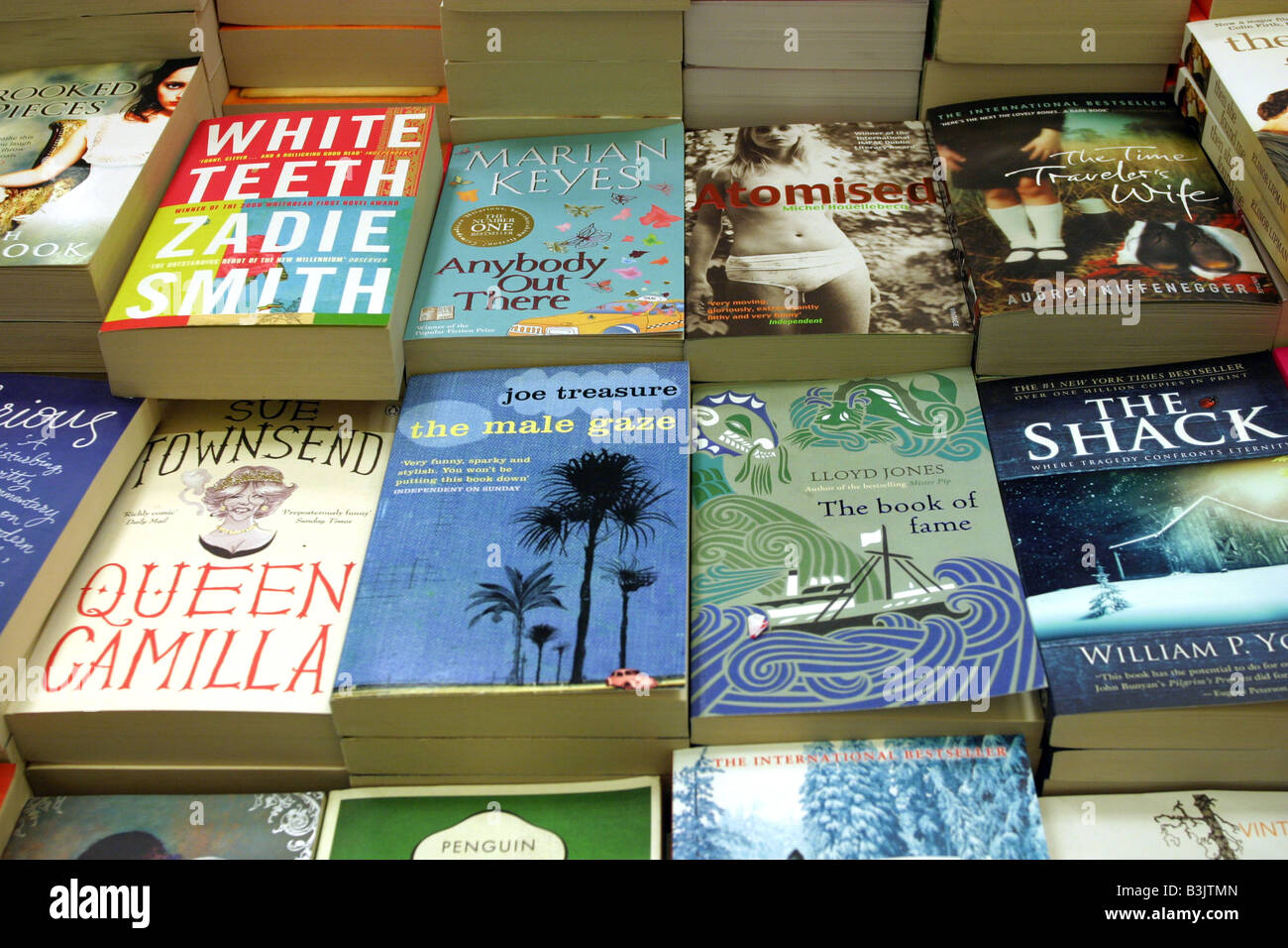 Books display book shop hi-res stock photography and images - Alamy