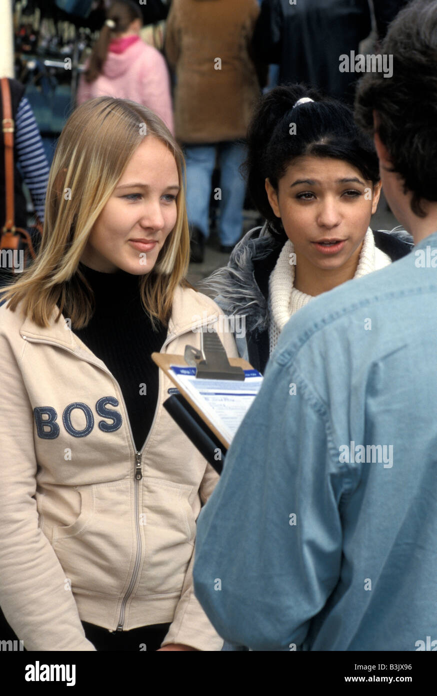 Child interview outside hi-res stock photography and images - Alamy