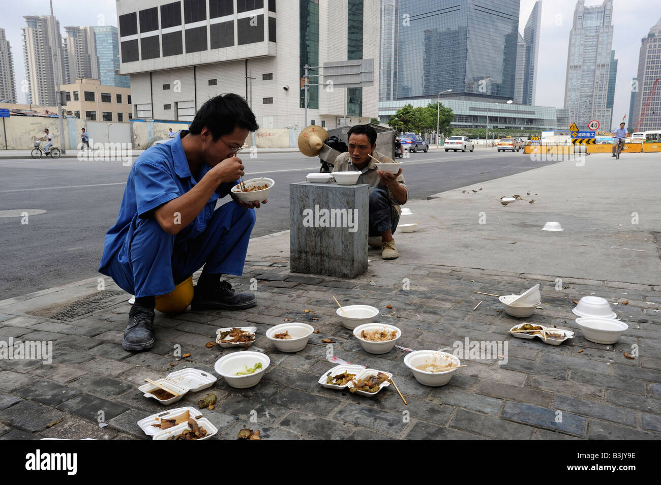 Chinese migrant workers hi-res stock photography and images - Alamy