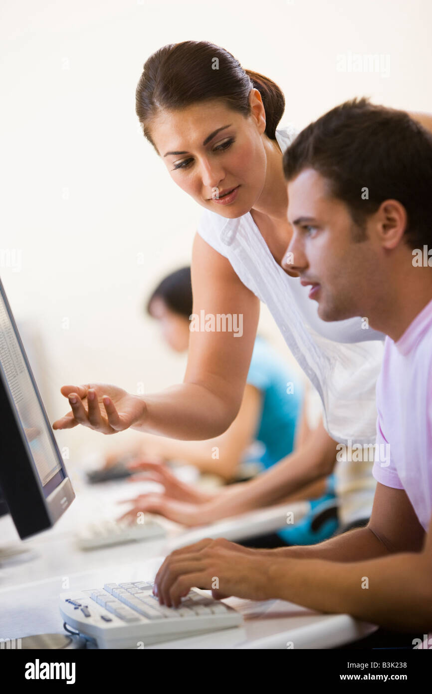 Man supervising employees work hi-res stock photography and images - Alamy