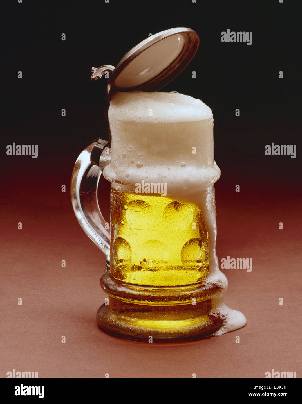 Lid edges hi-res stock photography and images - Alamy