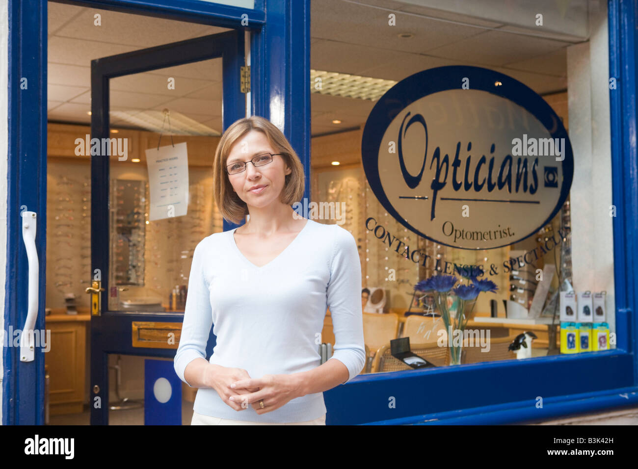 Opticians eye hi-res stock photography and images - Alamy
