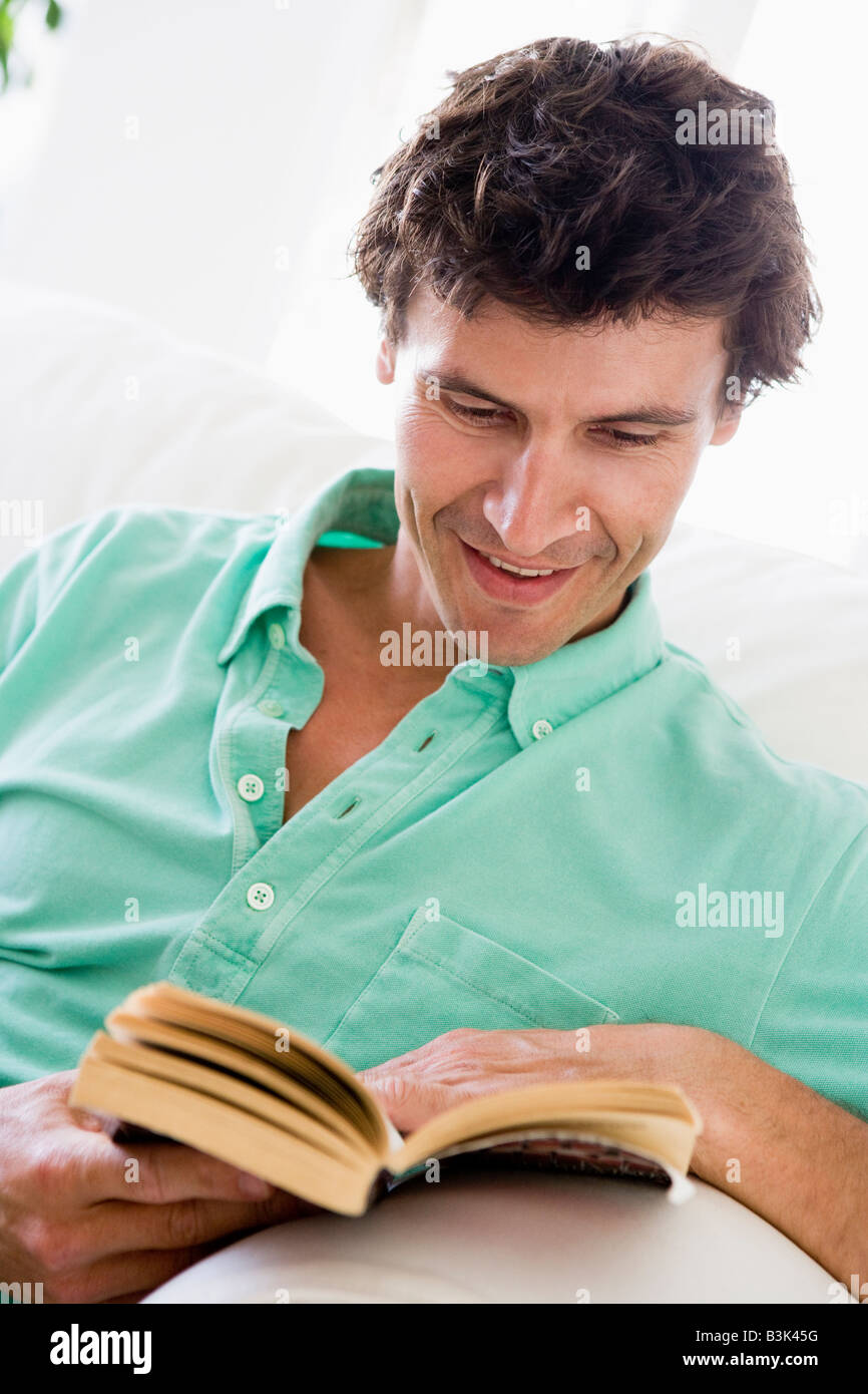 Man how to read book hi-res stock photography and images - Alamy