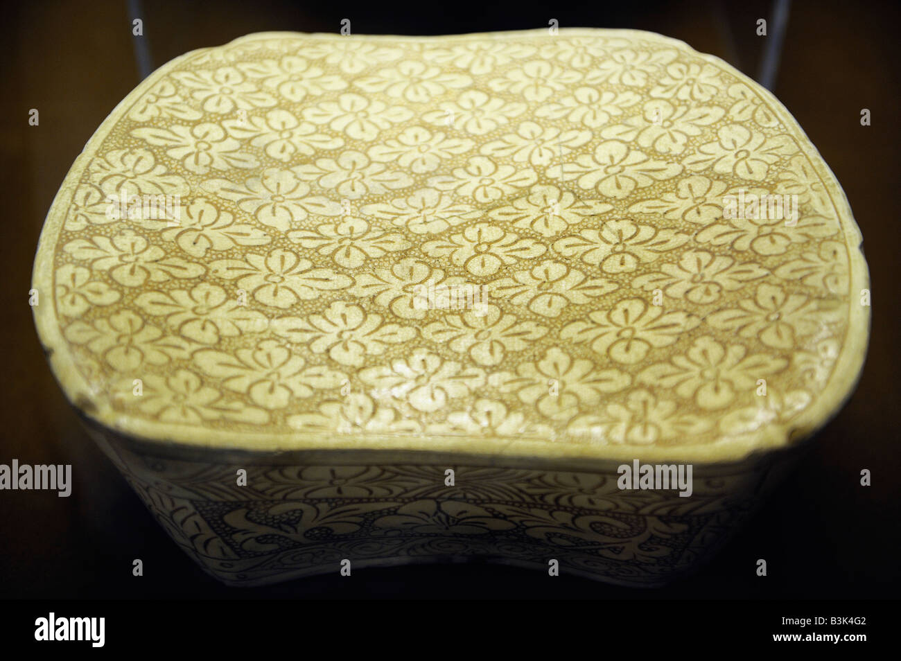 Chinese ancient porcelain pillow. 04-Sep-2008 Stock Photo - Alamy