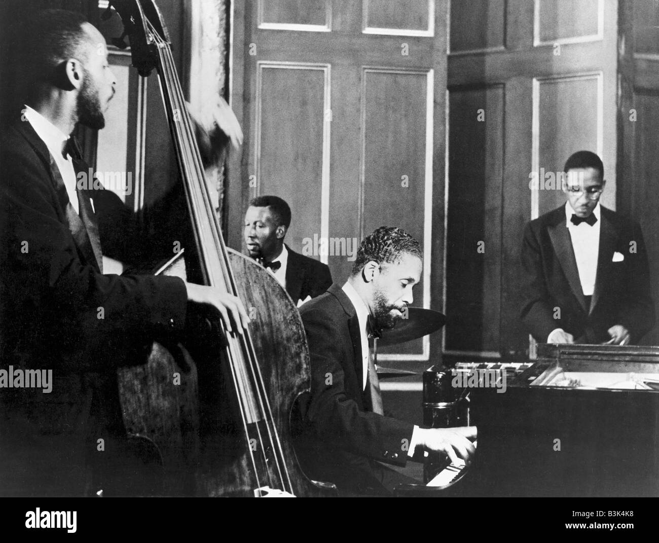 Modern jazz quartet hi-res stock photography and images - Alamy