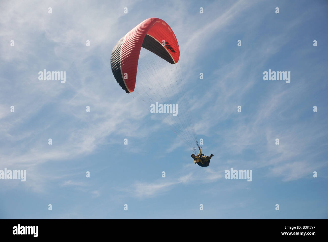 Parascending parascender hi-res stock photography and images - Alamy