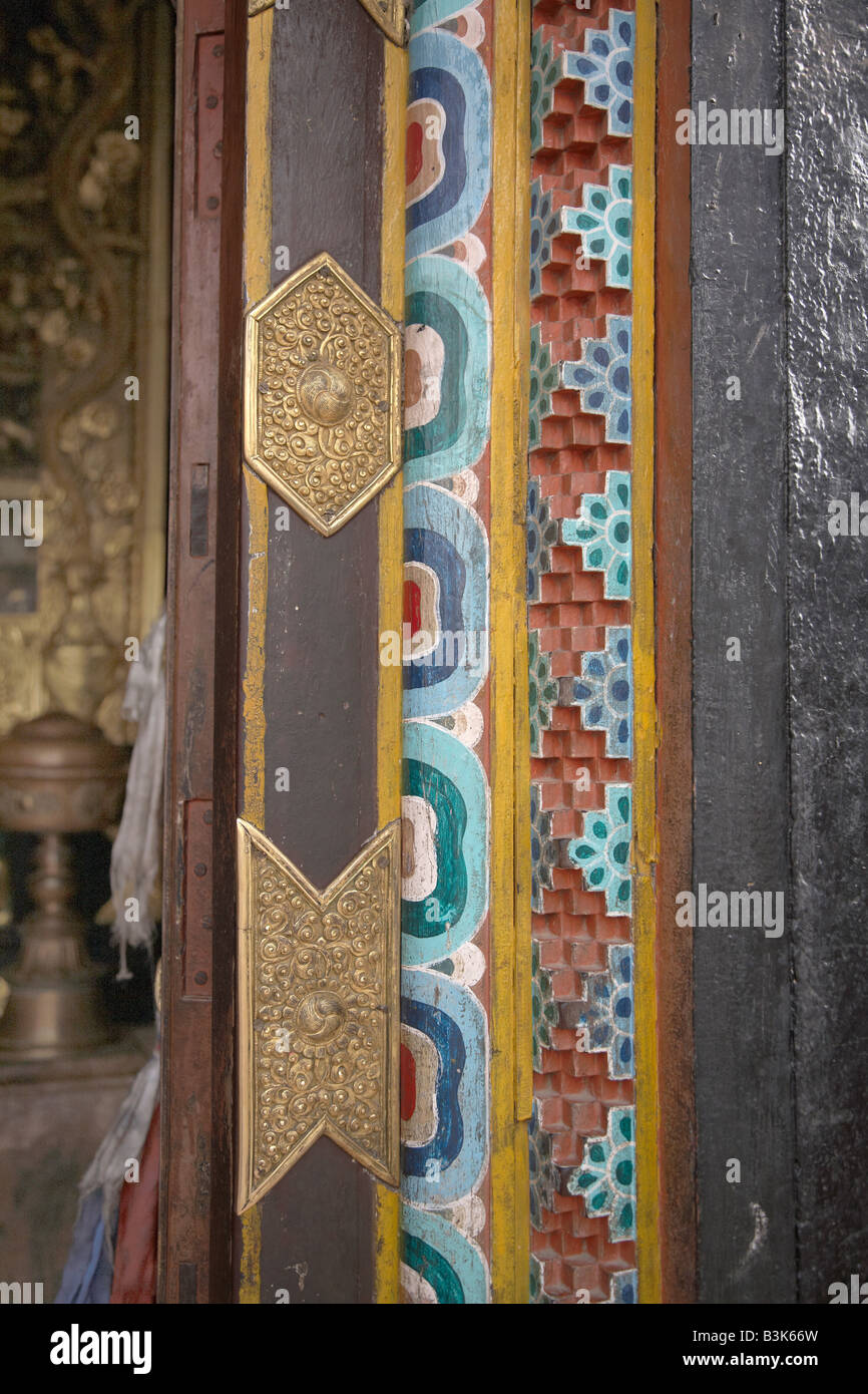 Nepal entrance to buddhist temple hi-res stock photography and images ...
