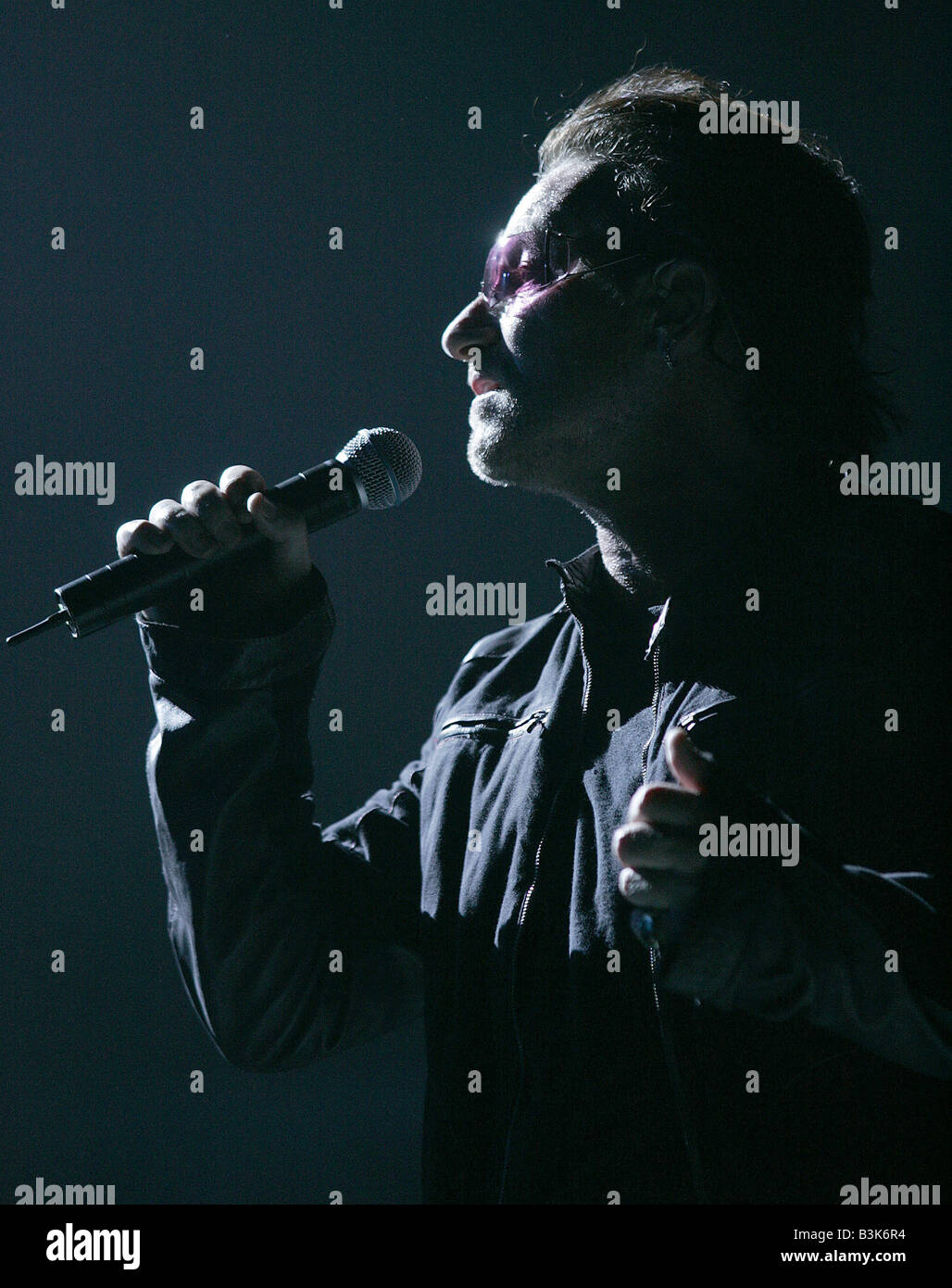 U2 Irish rock group with Bono in 2005 Stock Photo - Alamy