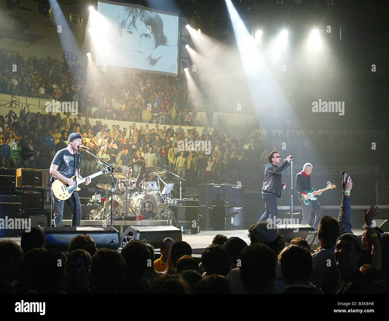 U2 Irish rock group in 2005 Stock Photo - Alamy