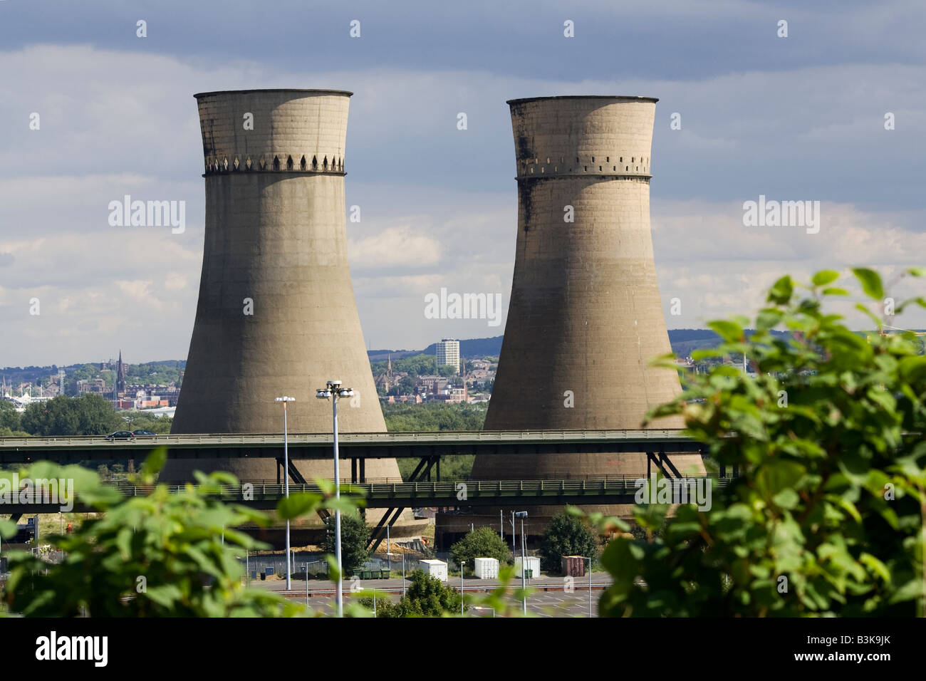 Tinsley Cooling Towers next to the M1 Motorway before their demolition ...