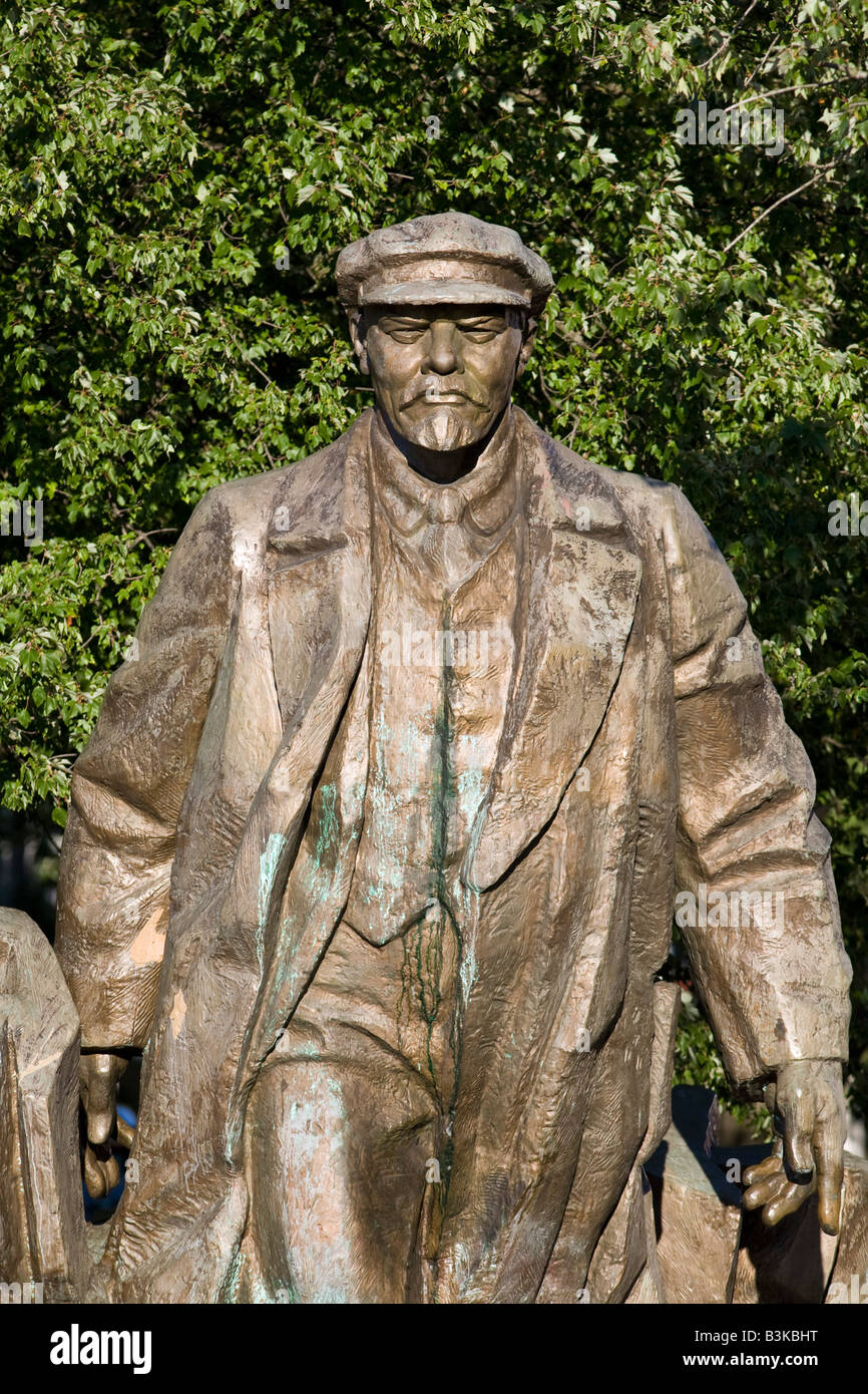 Bronze statue fremont seattle hi-res stock photography and images - Alamy