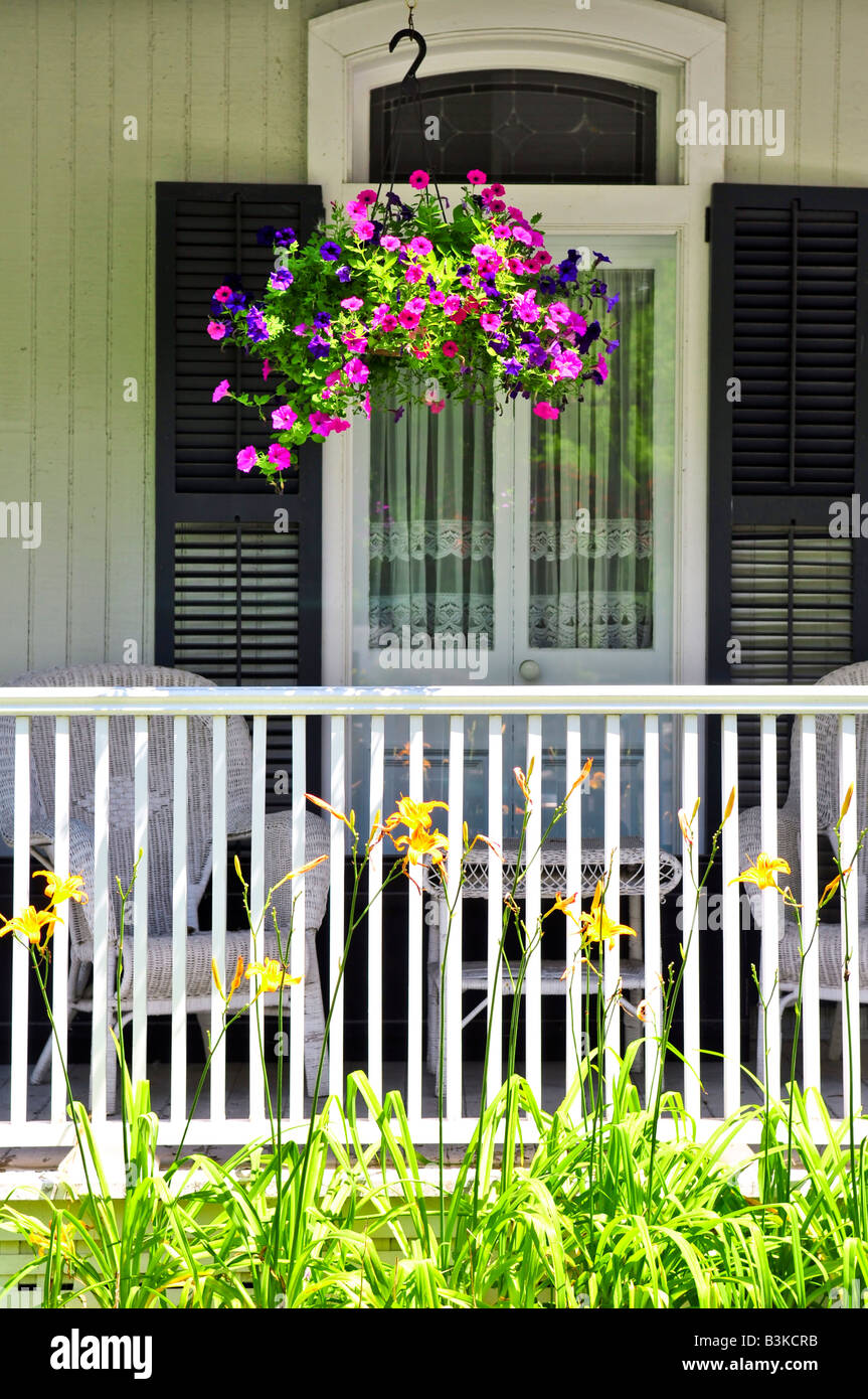 Victorian porch hi-res stock photography and images - Alamy