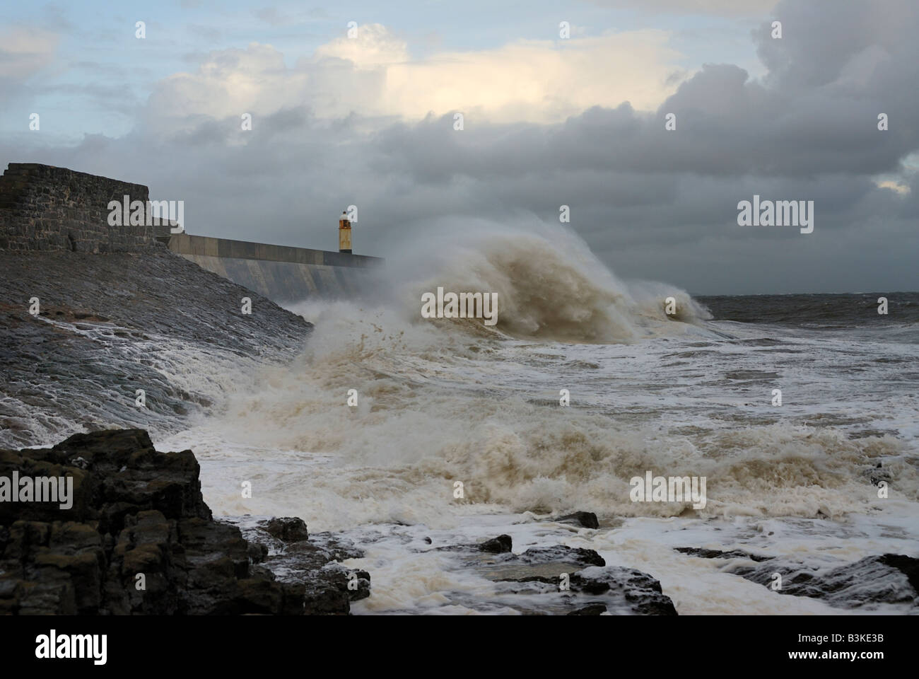 Storm waves at Porthcawl Pier Stock Photo - Alamy