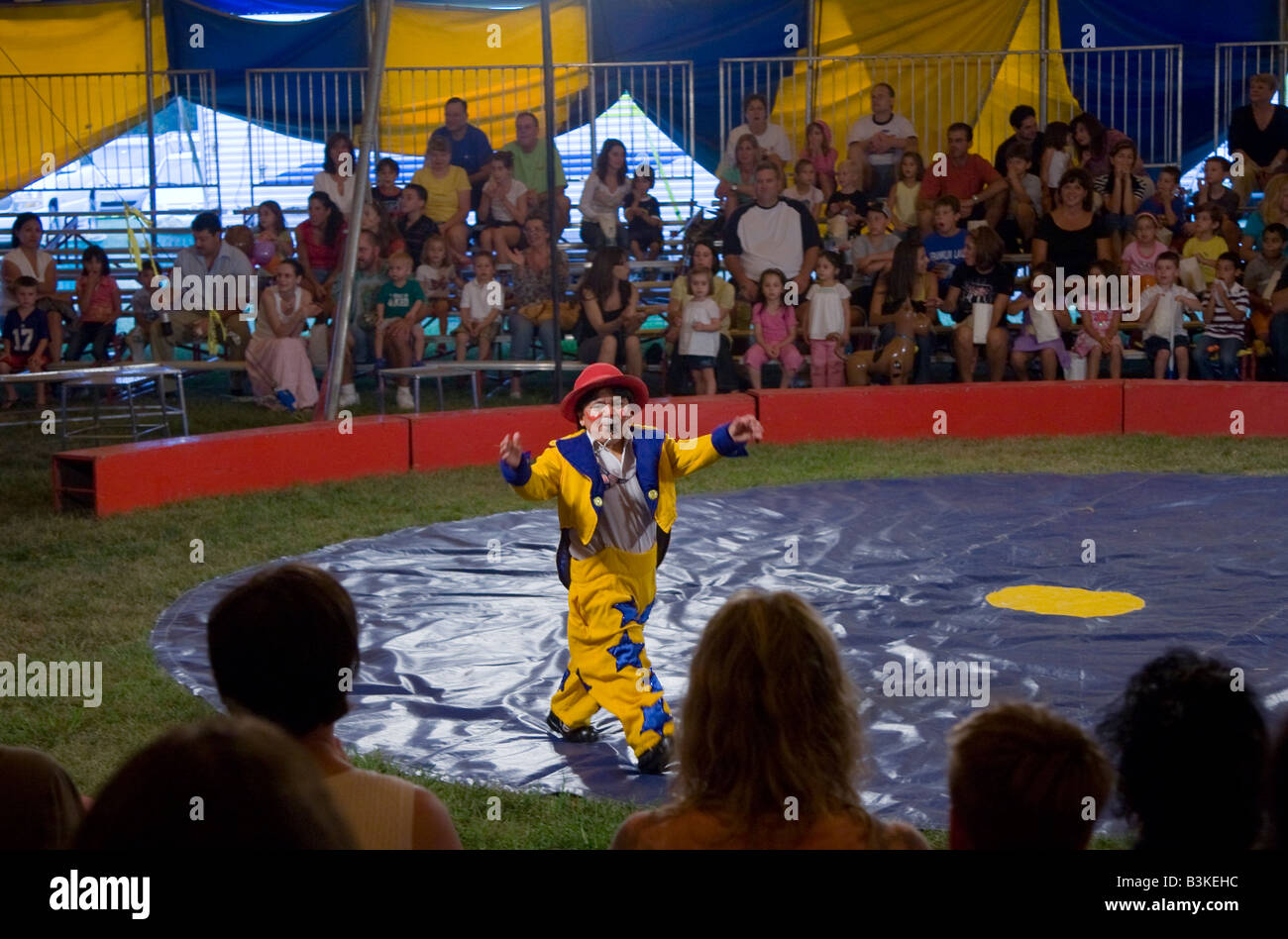 Midget and clown hi-res stock photography and images - Alamy