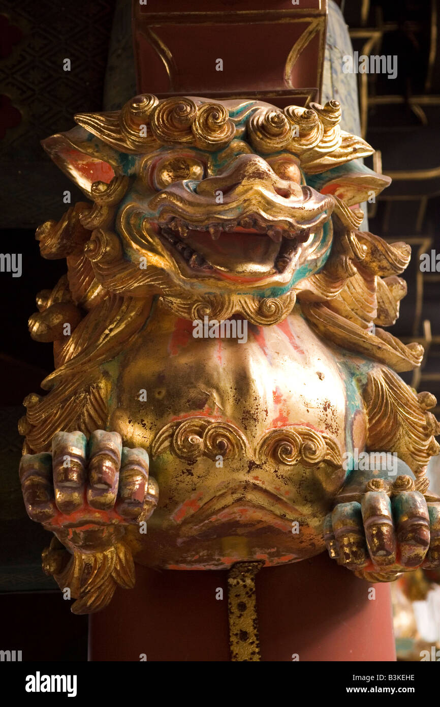 Lion statue shrine shogun hi-res stock photography and images - Alamy