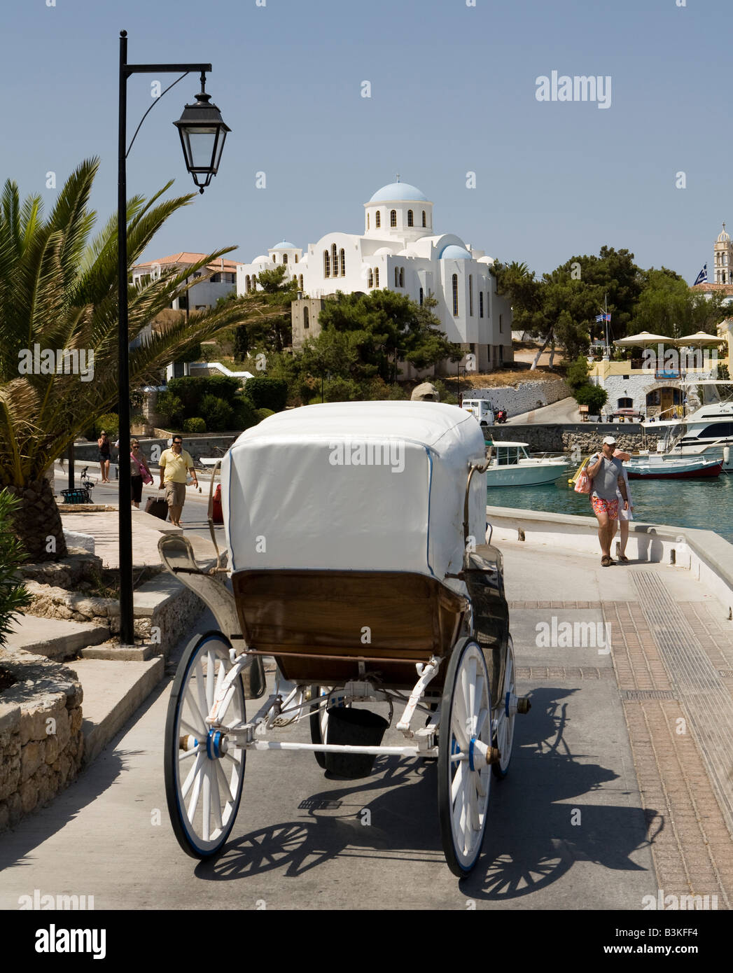 Horse drawn carriage spetses hi-res stock photography and images - Alamy