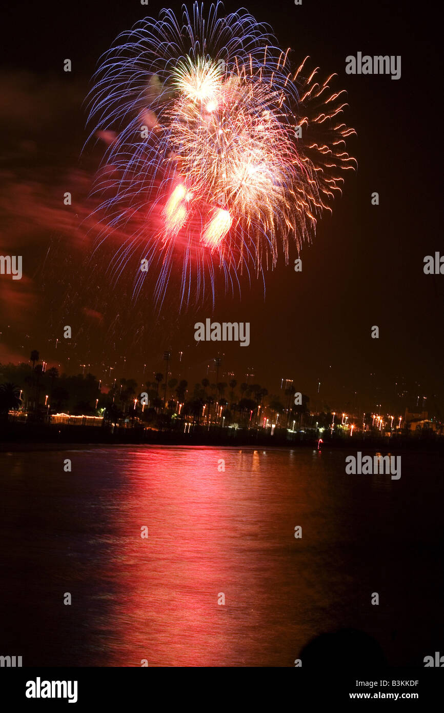 Red White Fireworks High Resolution Stock Photography and Images - Alamy