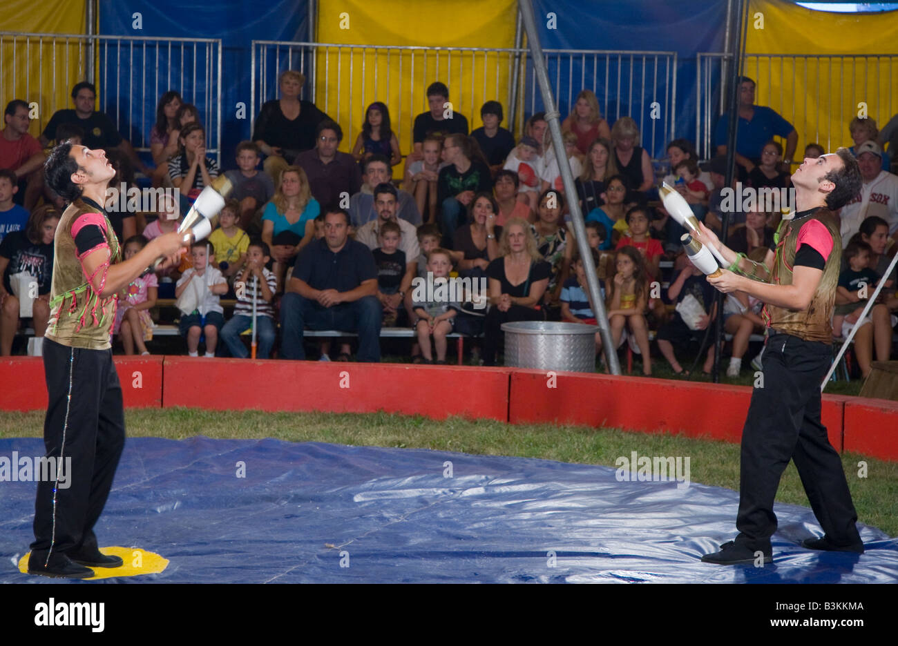 Jugglers at a circus Stock Photo - Alamy
