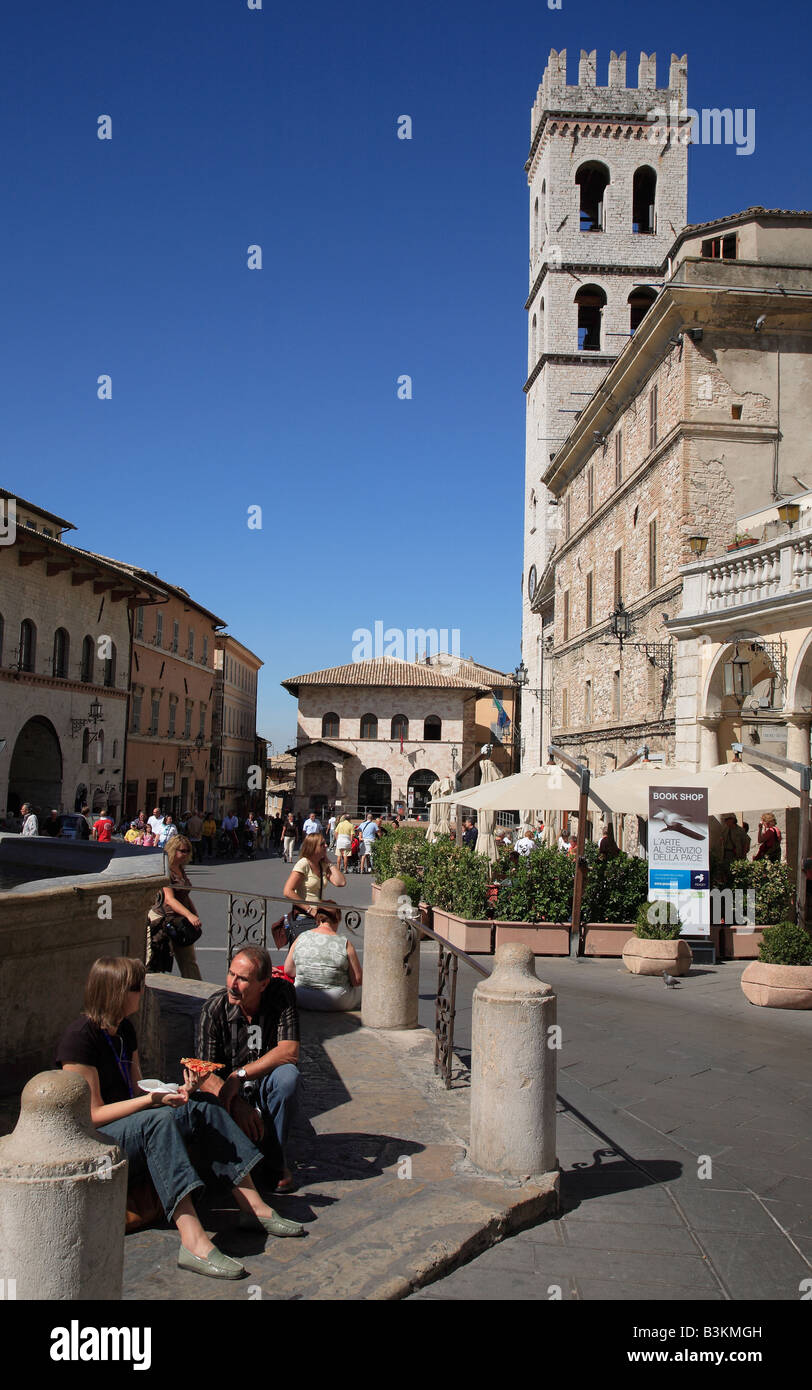 Piazza del Comune in Assisi Stock Photo - Alamy
