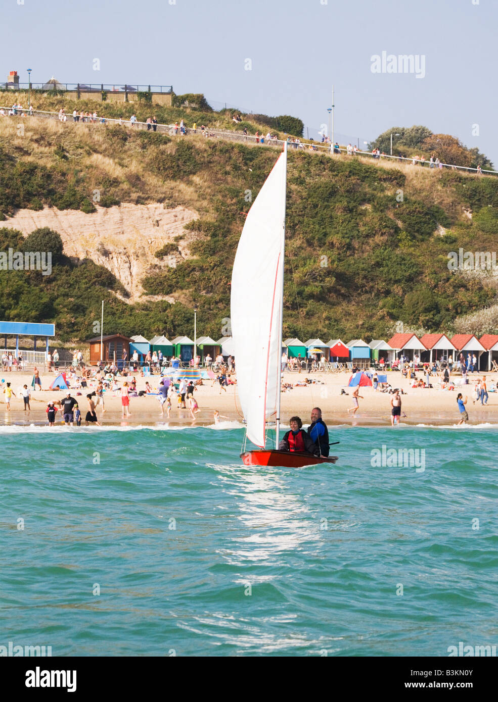 Mature people sailing uk hi-res stock photography and images - Alamy
