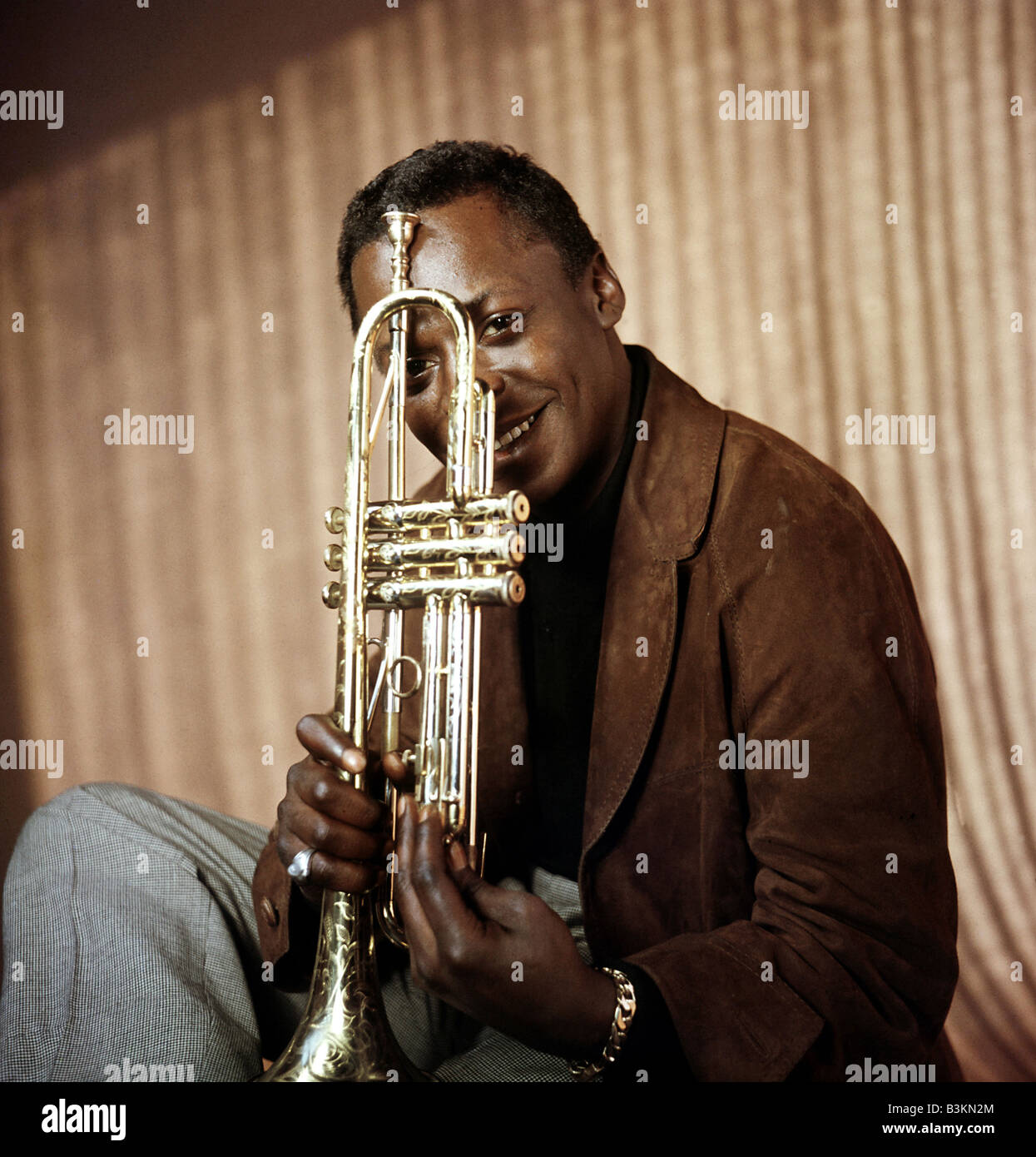 MILES DAVIS (1926-91) US jazz musician here in 1955 Stock Photo - Alamy