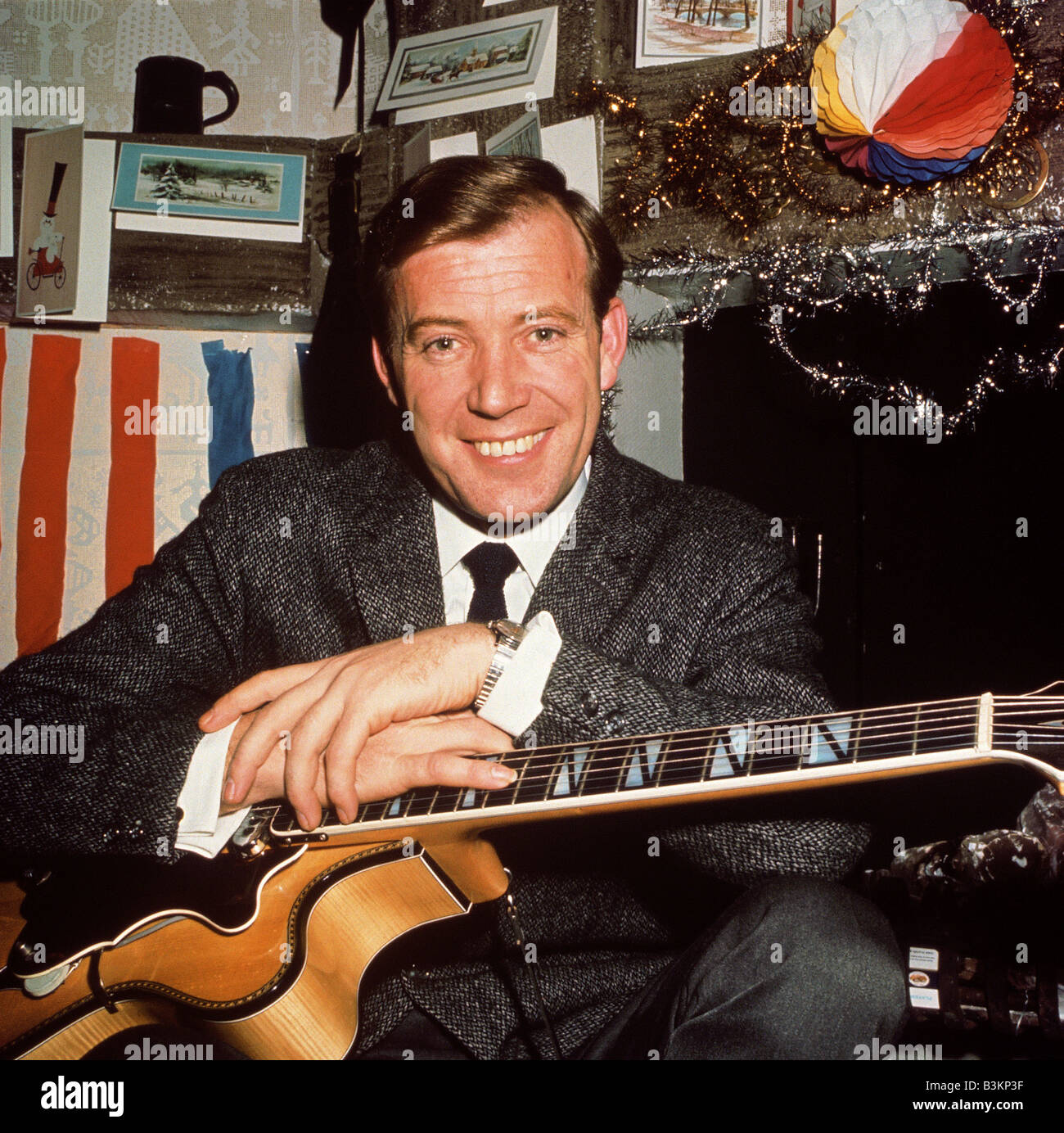 VAL DOONICAN Irish musician about 1967 Stock Photo - Alamy