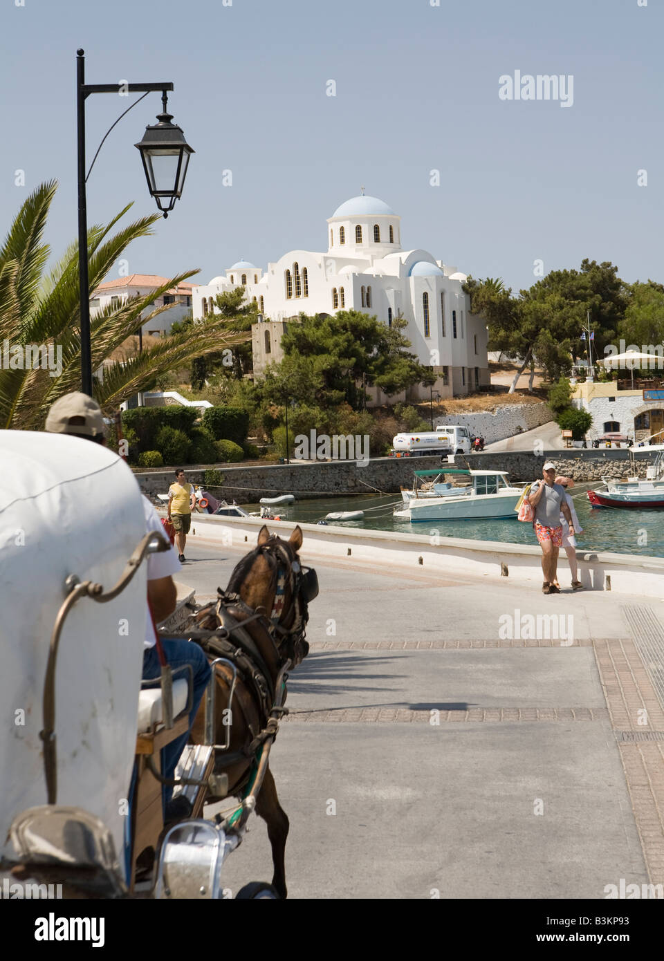 Horse drawn carriage in street, Spetses, Greece Stock Photo - Alamy