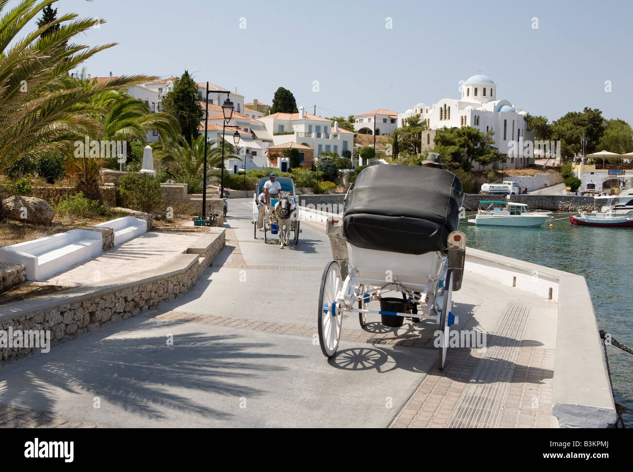 Horse drawn carriage in street, Spetses, Greece Stock Photo - Alamy
