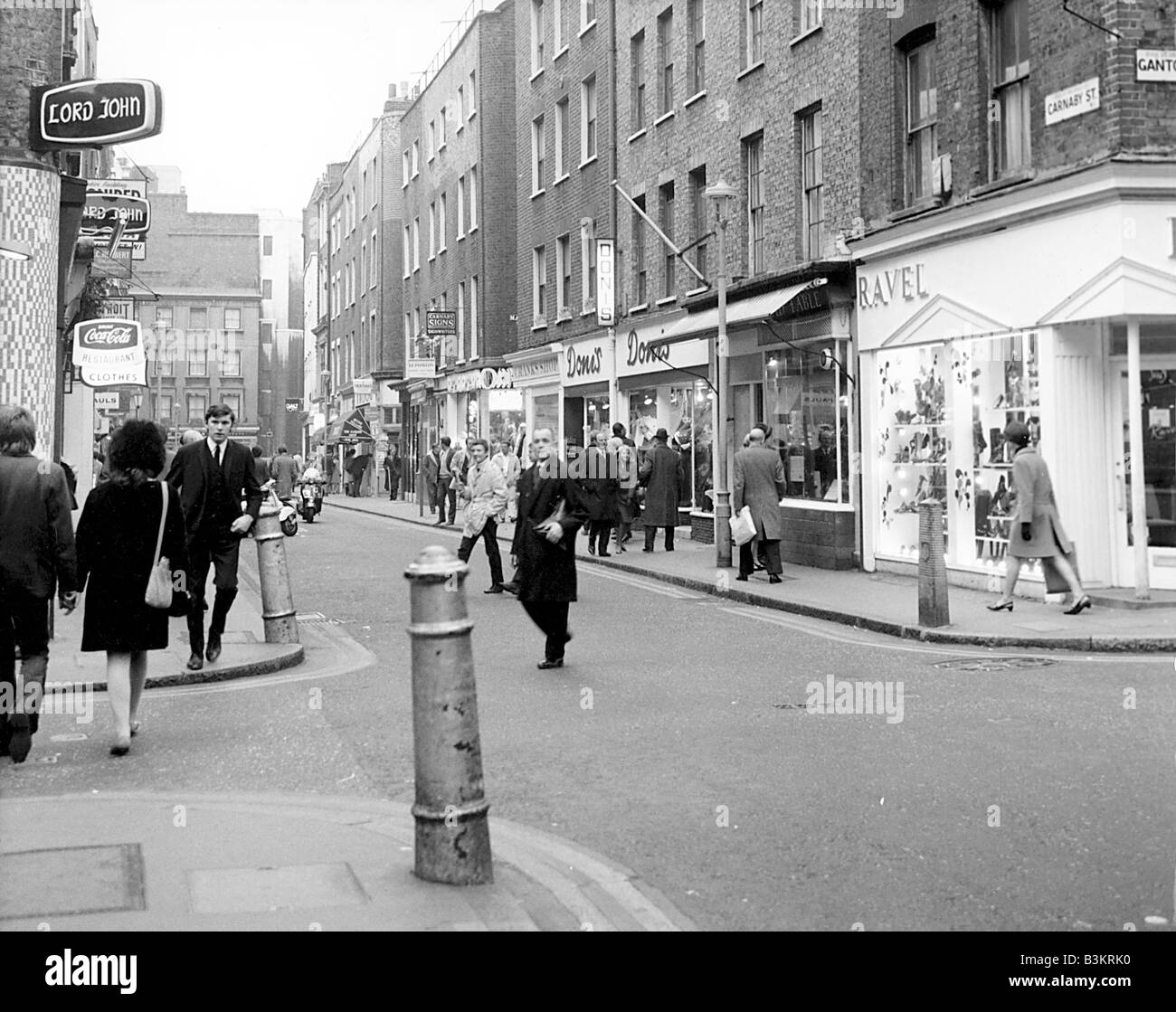 Street fashion display Black and White Stock Photos & Images - Alamy