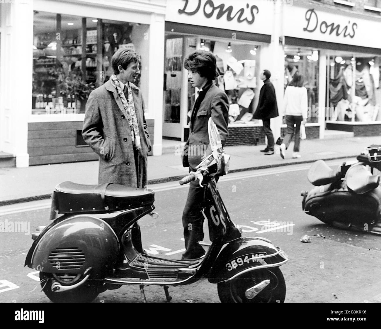 Mods london 1965 hi-res stock photography and images - Alamy