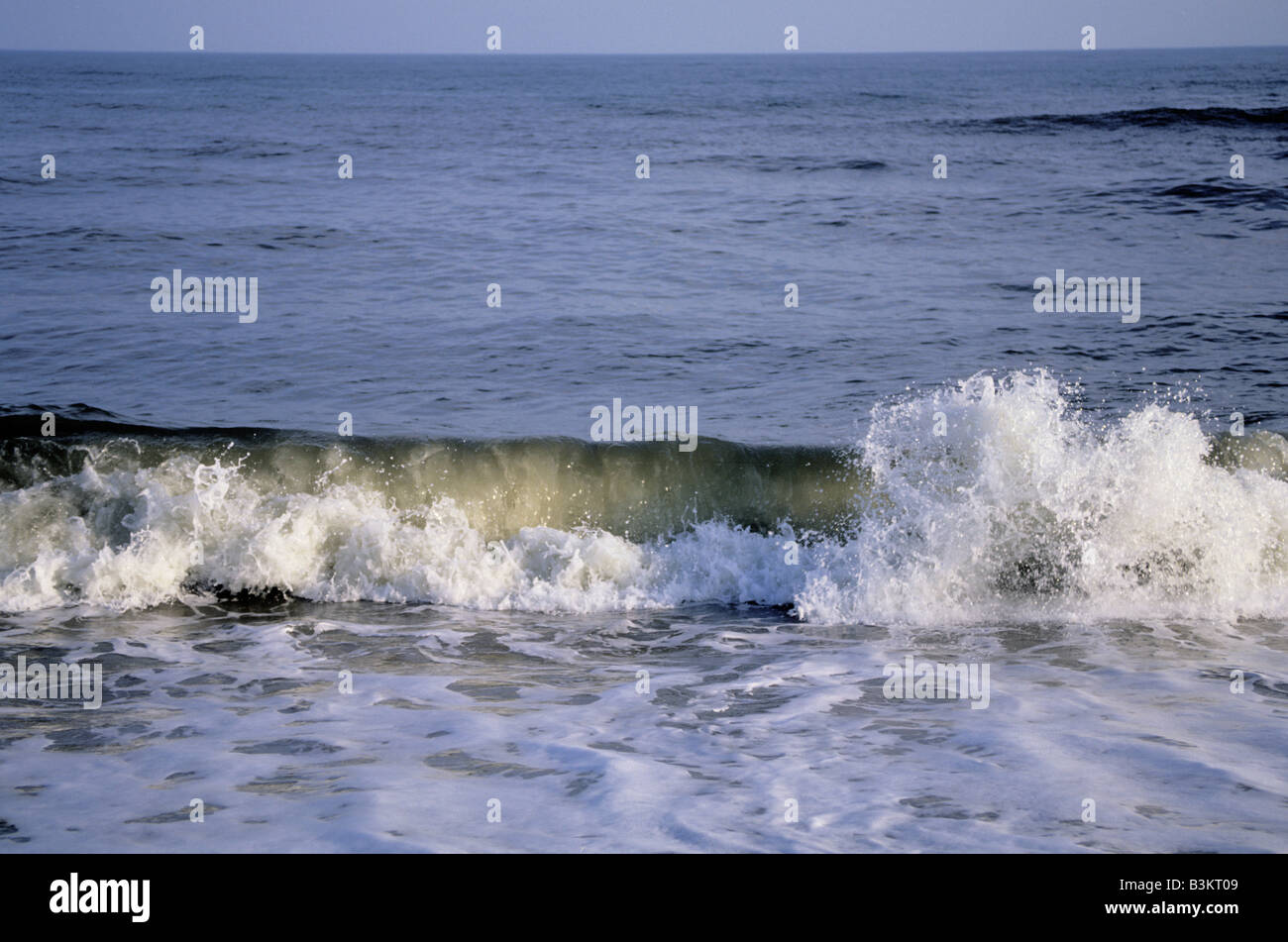 Breaking waves on a Florida Beach USA. Atlantic Ocean surf closeup ...