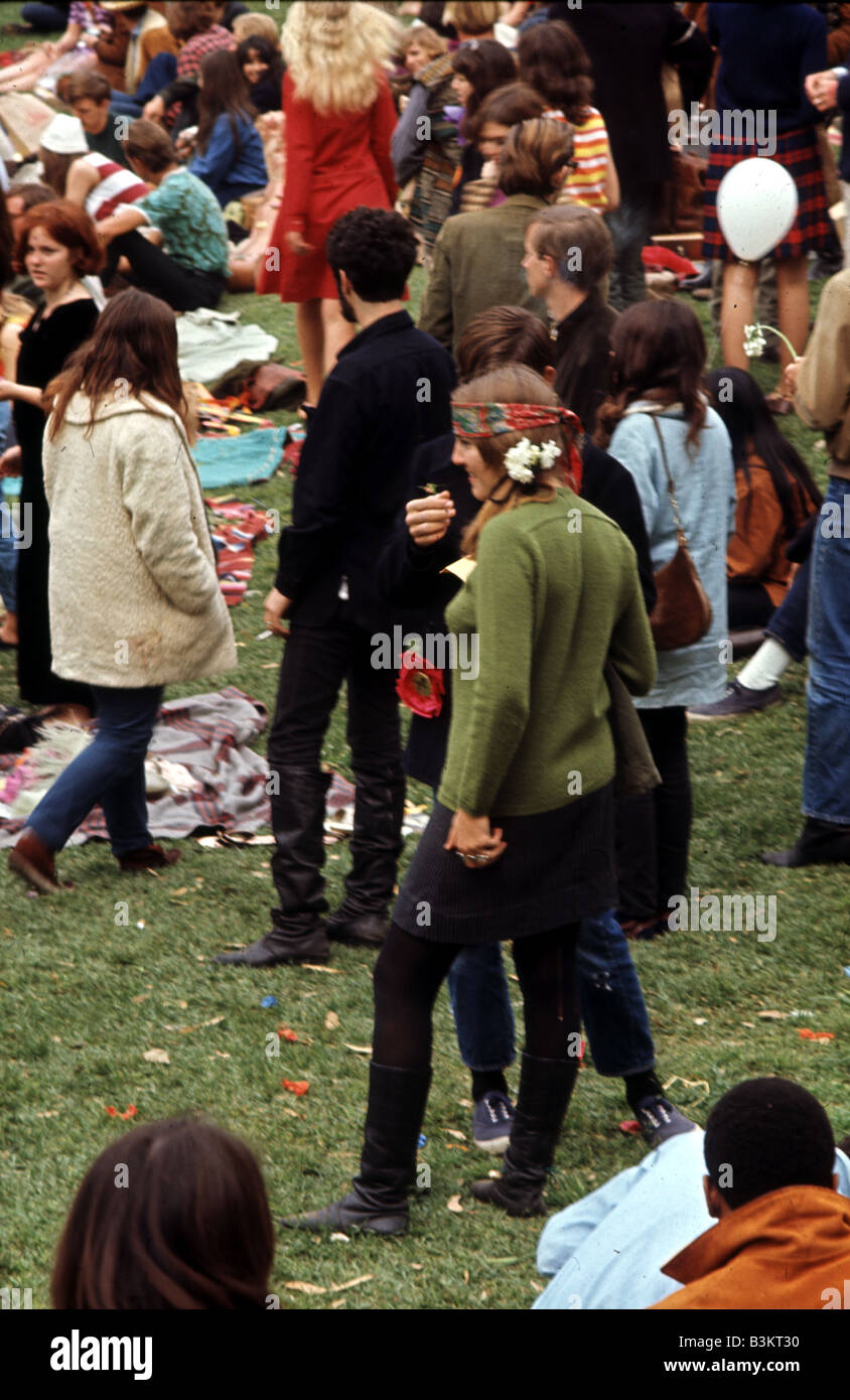 Flower power 1960s hi-res stock photography and images - Alamy