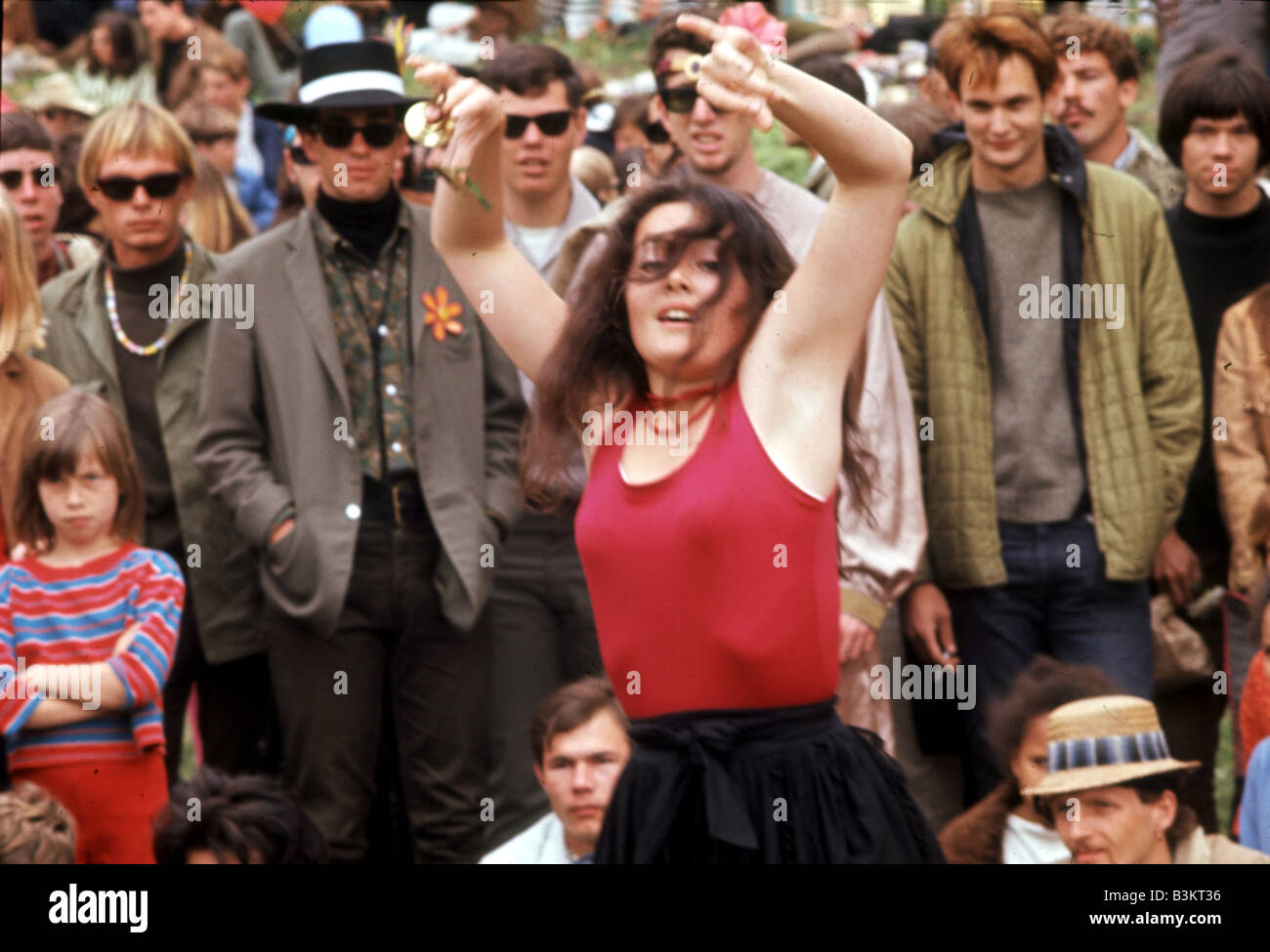 FLOWER PEOPLE at a San Francisco event in 1967 Stock Photo - Alamy
