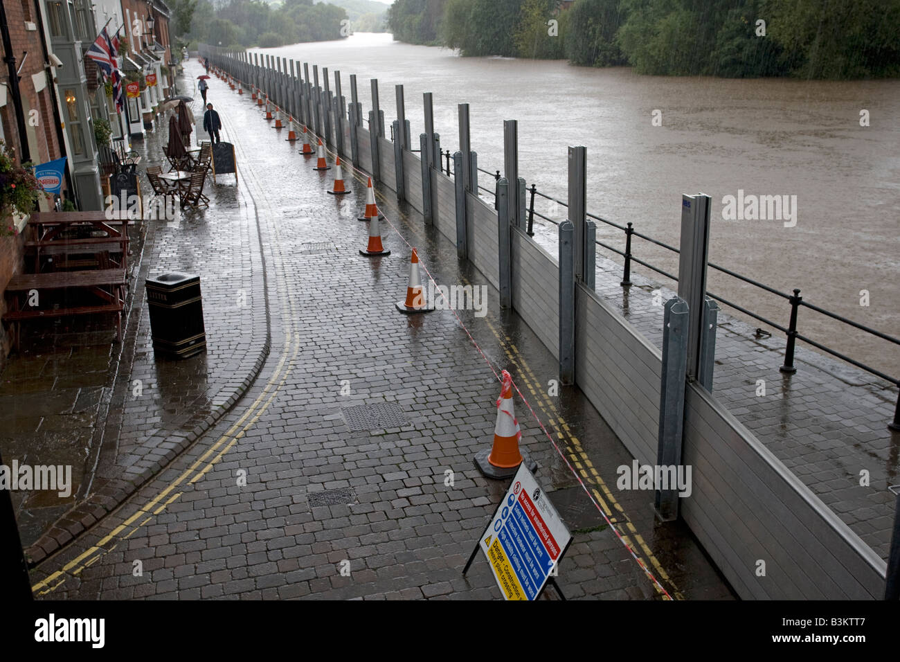 Flood barriers hi-res stock photography and images - Alamy