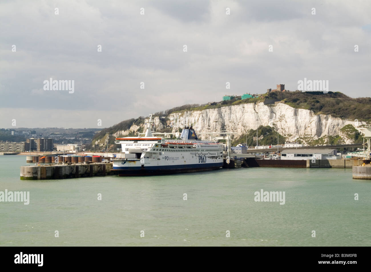 dover white cliffs ferry port dock ferries cross channel uk boat car ...