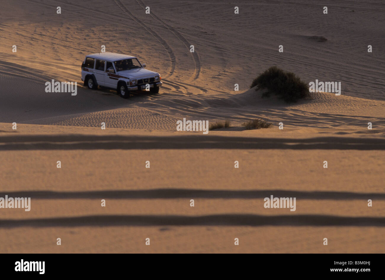 Qatar, Middle East, Asia, Jeep safari in the desert Stock Photo - Alamy