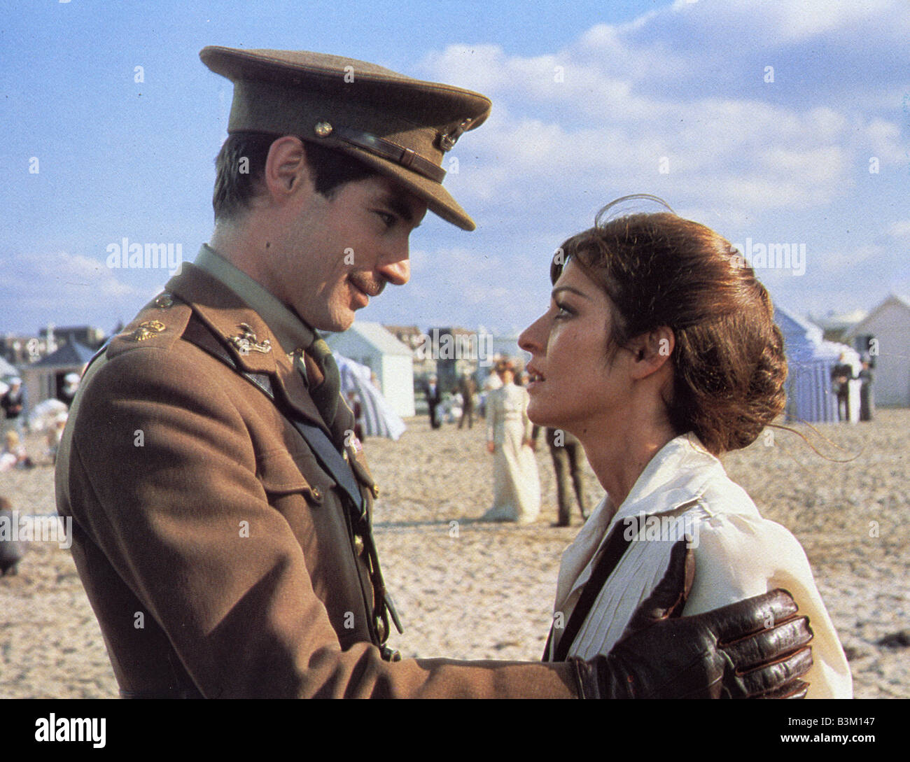 Chanel solitaire 1981 gardenia film hi-res stock photography and images ...