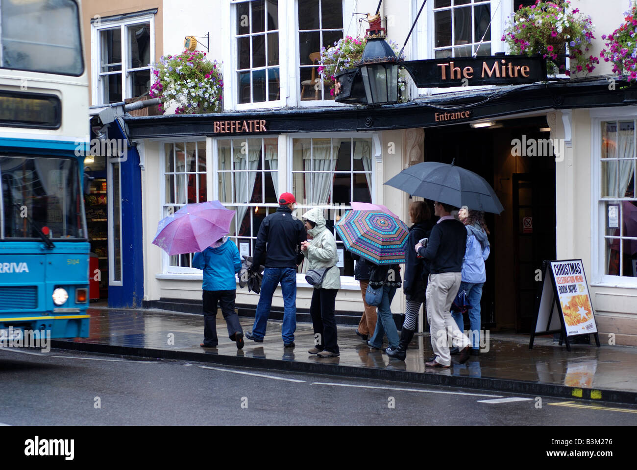 Oxford street in the rain hi-res stock photography and images - Alamy