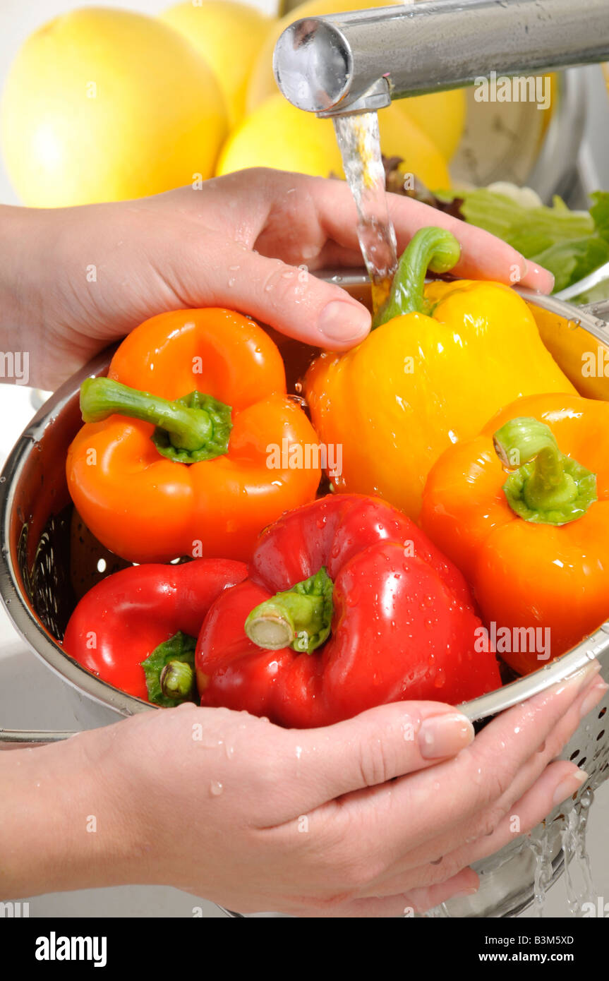 Peppers in sink hi-res stock photography and images - Alamy