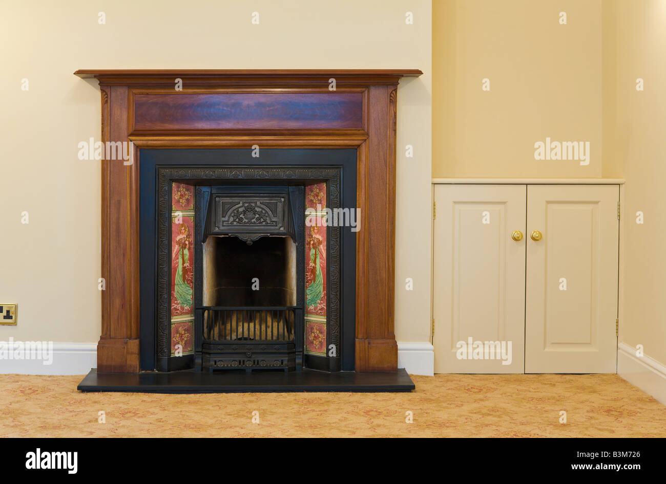 Cast iron fireplace hi-res stock photography and images - Alamy