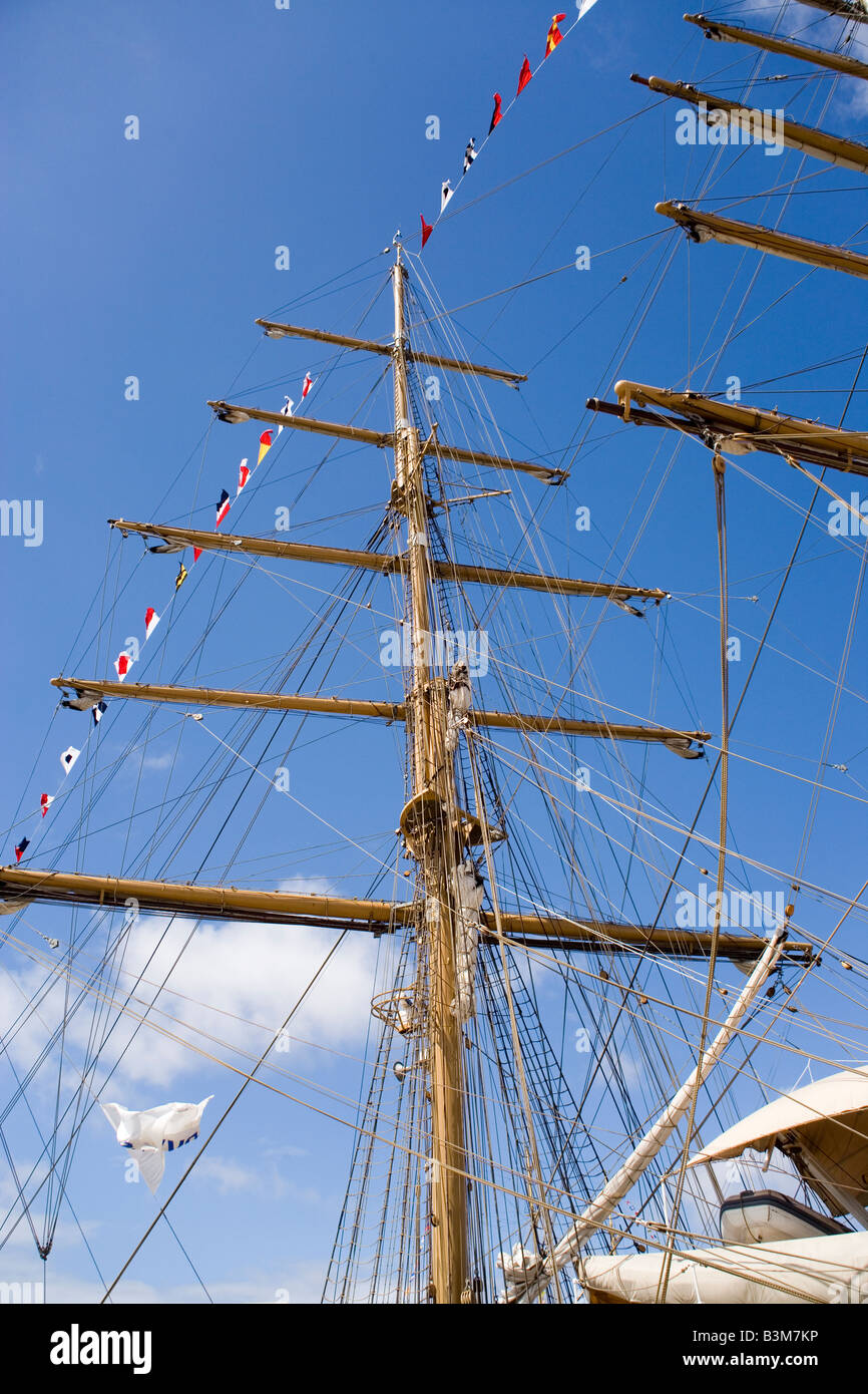 The Brazilian sailing ship the Cisne Branco at the Tall Ships race in ...