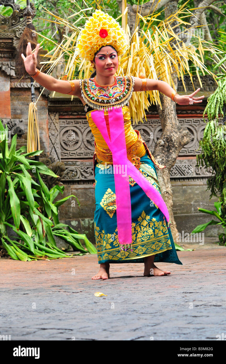 barong dancer, barong dance , batubulan , island of bali , indonesia ...