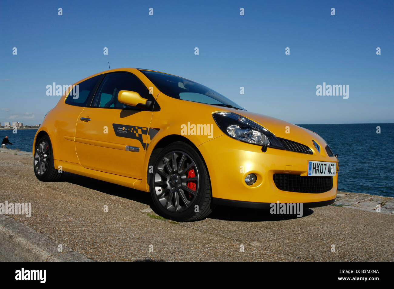 2007 renault clio hi-res stock photography and images - Alamy