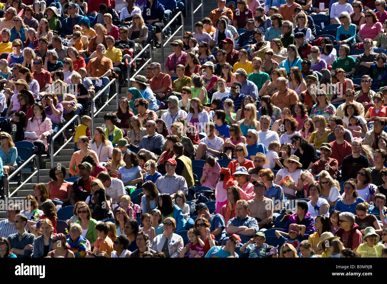 1000 people crowd hi-res stock photography and images - Alamy