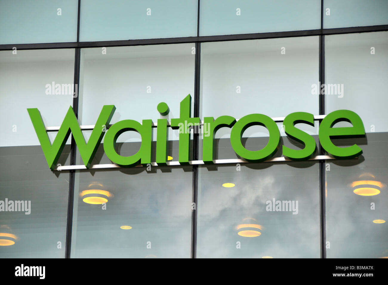 Supermarket shop sign hi-res stock photography and images - Alamy