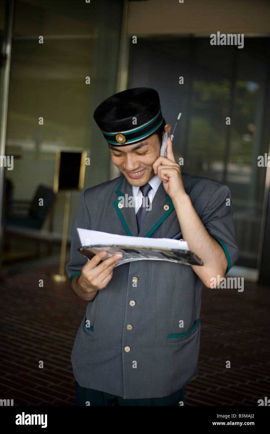 Hotel bellman hi-res stock photography and images - Alamy
