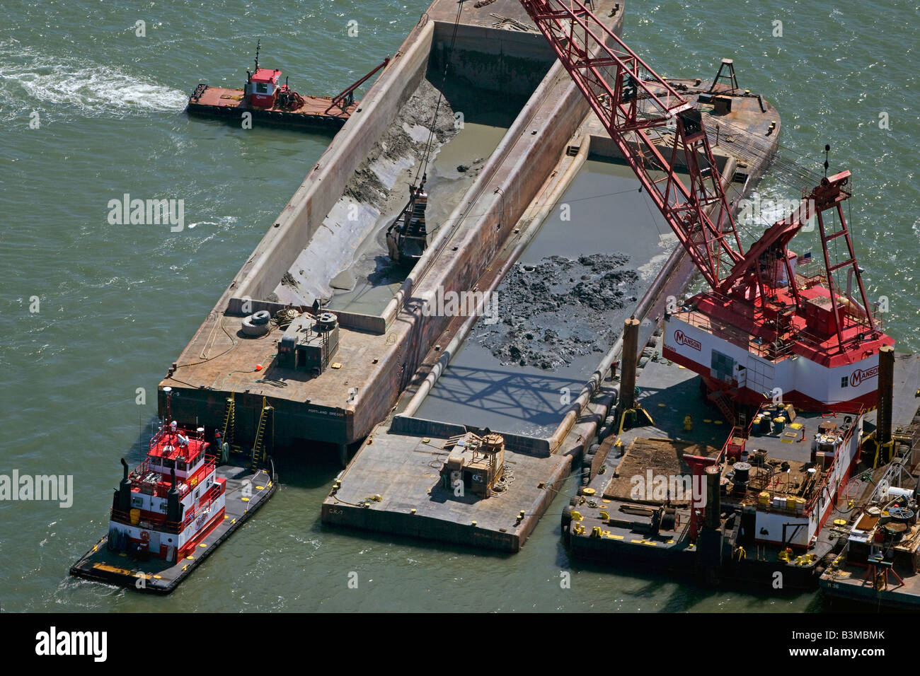 Dredging crane hi-res stock photography and images - Alamy
